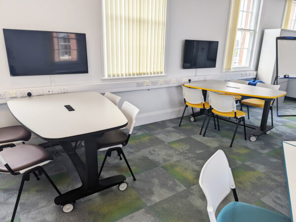 Arc Tilting Tables | TOP-TEC